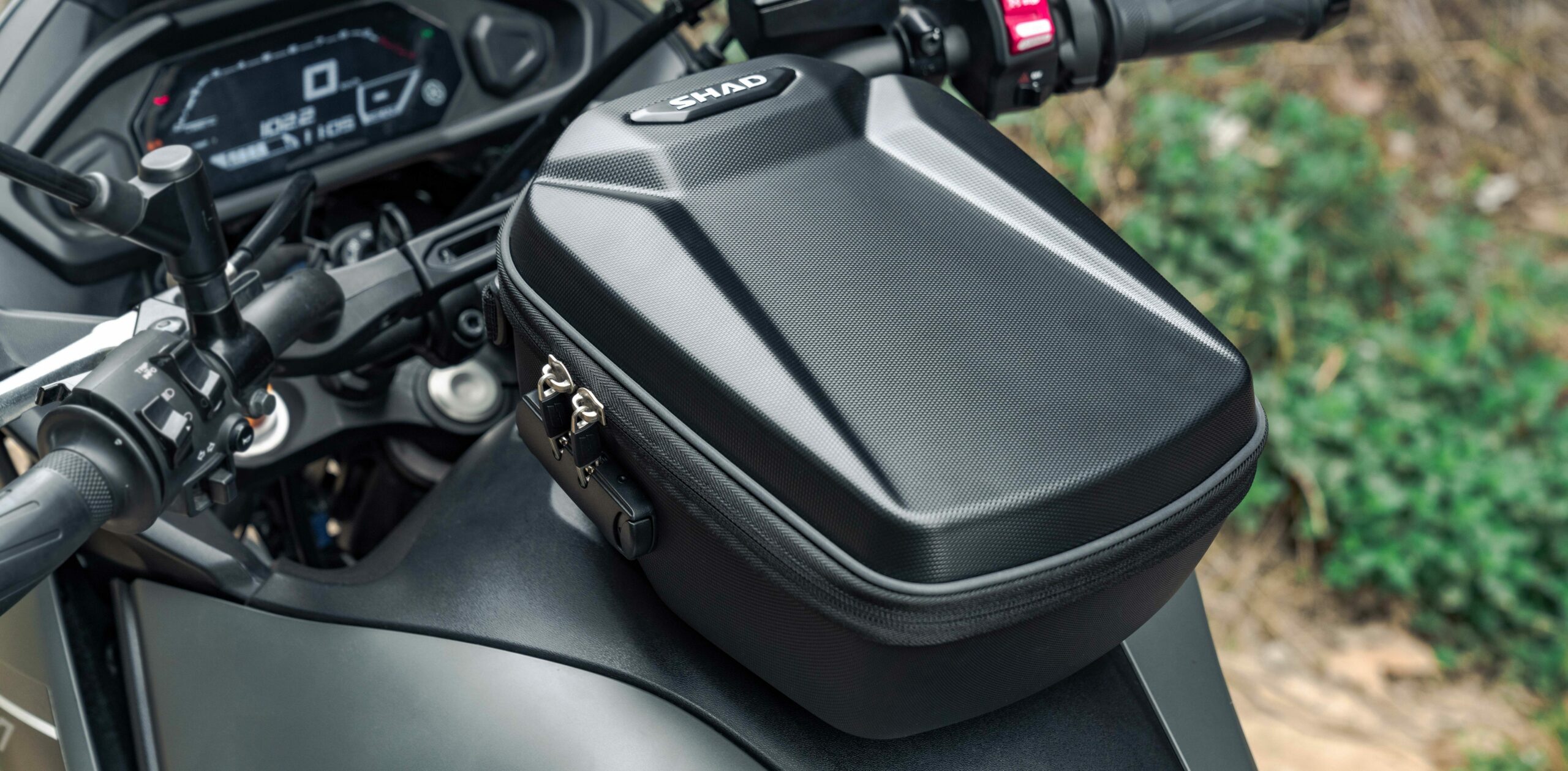 SHAD launches the only tank bag with integrated dual security system ...